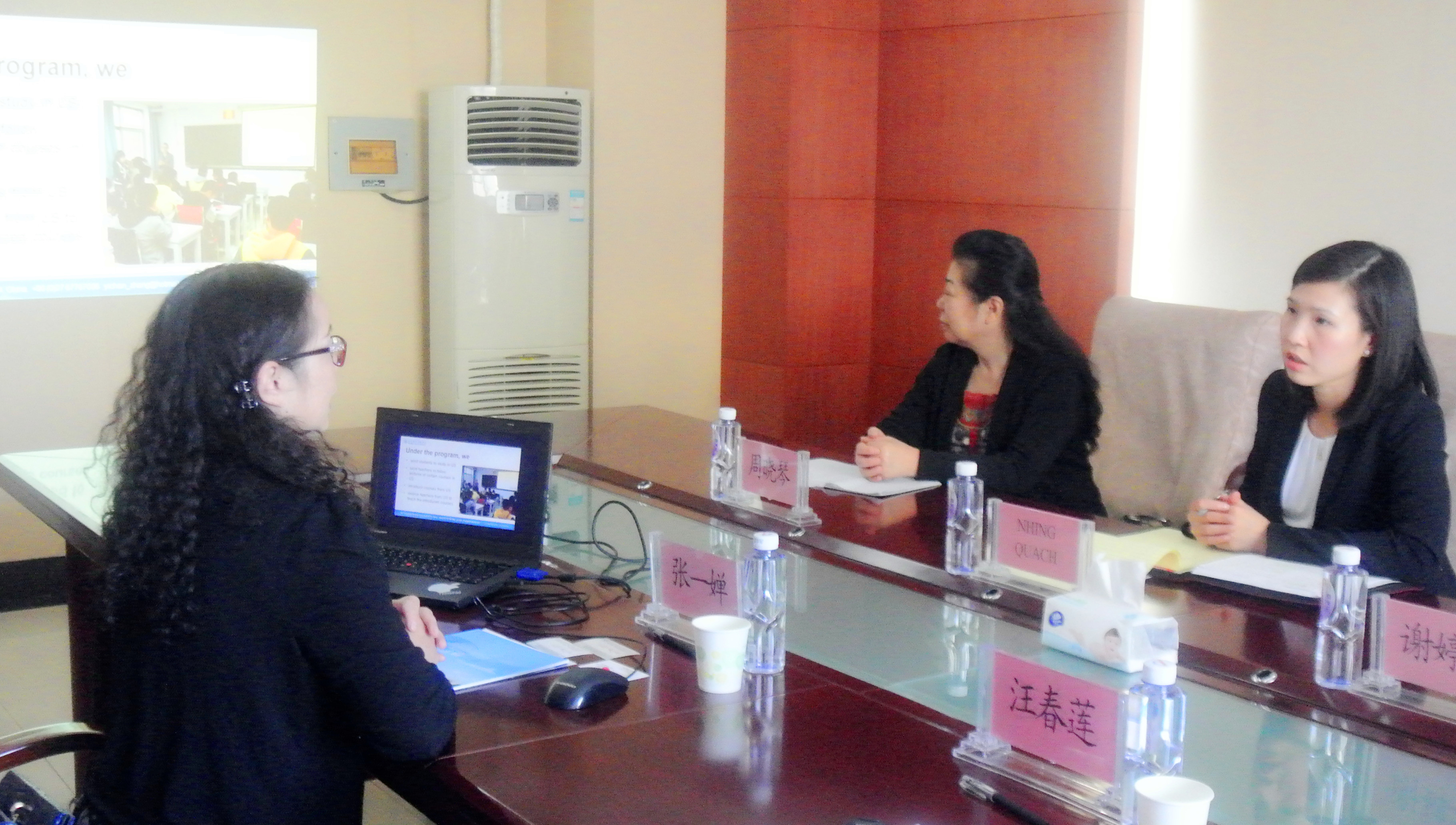 美国南新罕布什尔大学国际部Nhien Quach女士来访